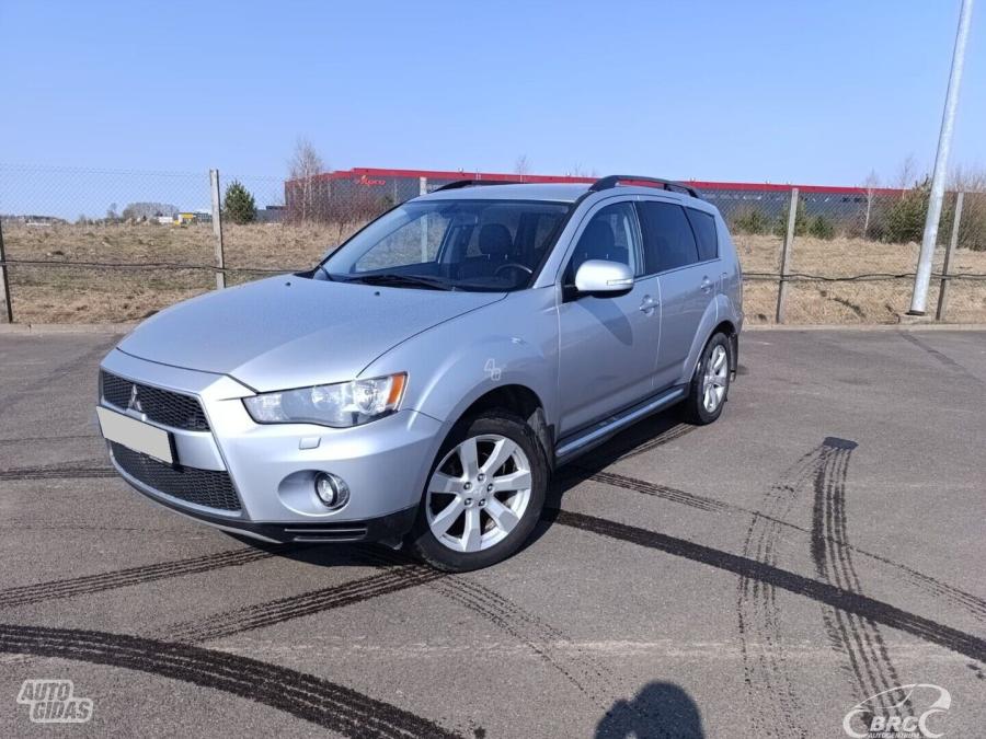 Pelēks Mitsubishi Outlander 2012 Avižieniai, ar dzinēja tilpumu 2.40 L un nobraukumu 170 tūkst. km par 3900 €, foto 1 vietnē AUTOMOTO.COM.LV