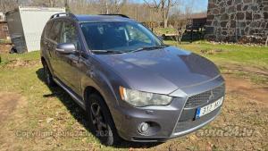Pelēks Mitsubishi Outlander 2012 Tartu, ar dzinēja tilpumu 2.40 L un nobraukumu 231 tūkst. km par 2950 €, foto 3 vietnē AUTOMOTO.COM.LV