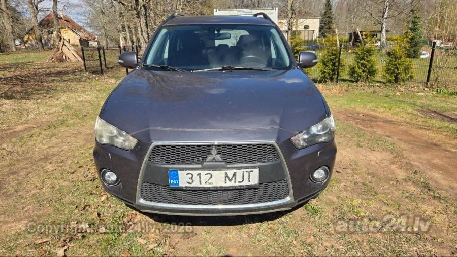 Pelēks Mitsubishi Outlander 2012 Tartu, ar dzinēja tilpumu 2.40 L un nobraukumu 231 tūkst. km par 2950 €, foto 4 vietnē AUTOMOTO.COM.LV