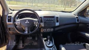 Pelēks Mitsubishi Outlander 2012 Tartu, ar dzinēja tilpumu 2.40 L un nobraukumu 231 tūkst. km par 2950 €, foto 8 vietnē AUTOMOTO.COM.LV