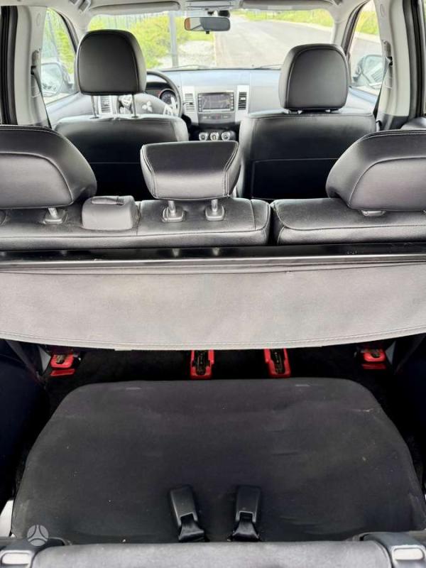 Pelēks Mitsubishi Outlander 2012 Kauņa, ar dzinēja tilpumu 2.18 L un nobraukumu 270 tūkst. km par 4900 €, foto 24 vietnē AUTOMOTO.COM.LV
