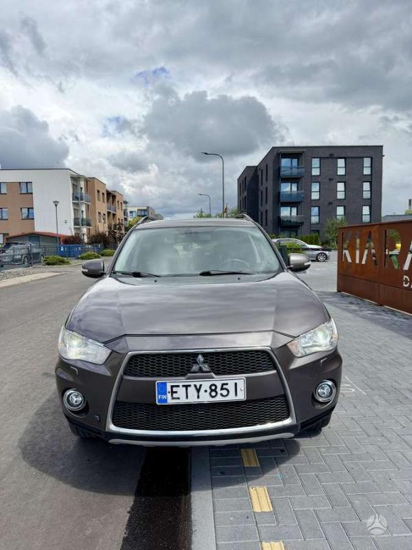Pelēks Mitsubishi Outlander 2012 Kauņa, ar dzinēja tilpumu 2.18 L un nobraukumu 270 tūkst. km par 4900 €, foto 5 vietnē AUTOMOTO.COM.LV