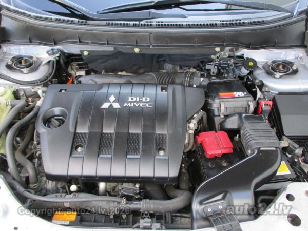 Grey Mitsubishi Outlander 2012 in Tartu, with an engine capacity of 2.20 L and mileage of 218 thousand km for 6300 €, photo 10 on AUTOMOTO.COM.LV