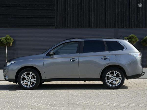 Grey Mitsubishi Outlander 2012 in Siauliai, with an engine capacity of 2.30 L and mileage of 161 thousand km for 6790 €, photo 4 on AUTOMOTO.COM.LV