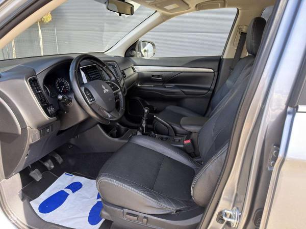 Grey Mitsubishi Outlander 2012 in Siauliai, with an engine capacity of 2.30 L and mileage of 161 thousand km for 6790 €, photo 10 on AUTOMOTO.COM.LV