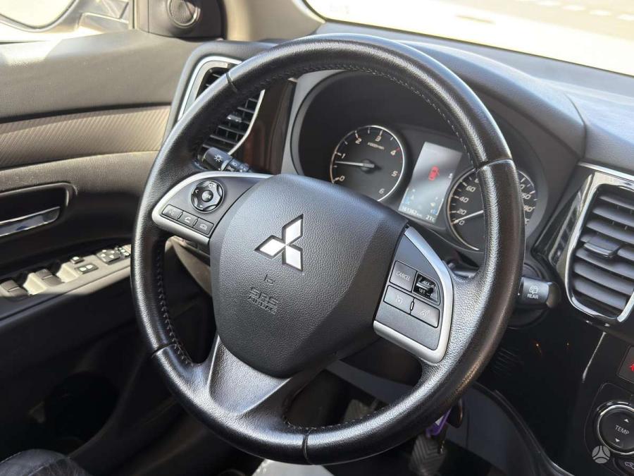 Grey Mitsubishi Outlander 2012 in Siauliai, with an engine capacity of 2.30 L and mileage of 161 thousand km for 6790 €, photo 22 on AUTOMOTO.COM.LV