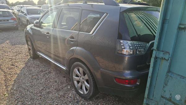 Pelēks Mitsubishi Outlander 2012 Kauņa, ar dzinēja tilpumu 2.27 L un nobraukumu 200 tūkst. km par 3100 €, foto 7 vietnē AUTOMOTO.COM.LV