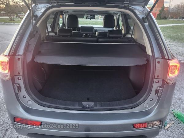 Grey Mitsubishi Outlander 2013 in Tallinn, with an engine capacity of 2.00 L and mileage of 143 thousand km for 10200 €, photo 11 on AUTOMOTO.COM.LV