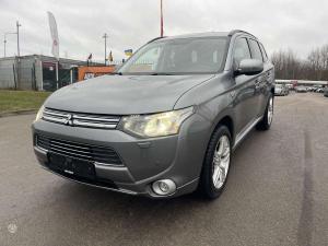 Grey Mitsubishi Outlander 2013 in Kaunas, with an engine capacity of 2.00 L and mileage of 270 thousand km for 5950 €, photo 5 on AUTOMOTO.COM.LV