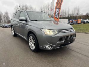 Pelēks Mitsubishi Outlander 2013 Kauņa, ar dzinēja tilpumu 2.00 L un nobraukumu 270 tūkst. km par 5950 €, foto  vietnē AUTOMOTO.COM.LV