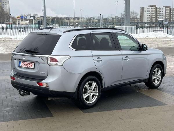 Grey Mitsubishi Outlander 2013 in Jonava, with an engine capacity of 2.30 L and mileage of 310 thousand km for 6400 €, photo 5 on AUTOMOTO.COM.LV