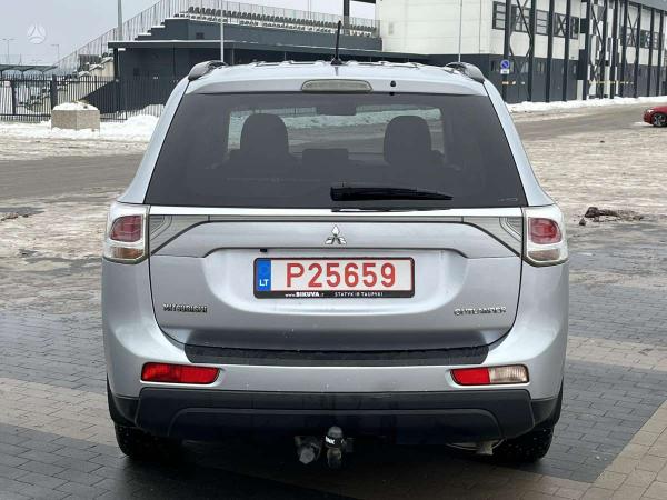 Grey Mitsubishi Outlander 2013 in Jonava, with an engine capacity of 2.30 L and mileage of 310 thousand km for 6400 €, photo 10 on AUTOMOTO.COM.LV