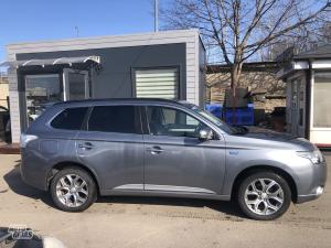 Grey Mitsubishi Outlander 2013 in Klaipeda, with an engine capacity of 2.00 L and mileage of 217 thousand km for 7800 €, photo 5 on AUTOMOTO.COM.LV