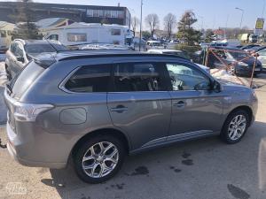 Grey Mitsubishi Outlander 2013 in Klaipeda, with an engine capacity of 2.00 L and mileage of 217 thousand km for 7800 €, photo 10 on AUTOMOTO.COM.LV