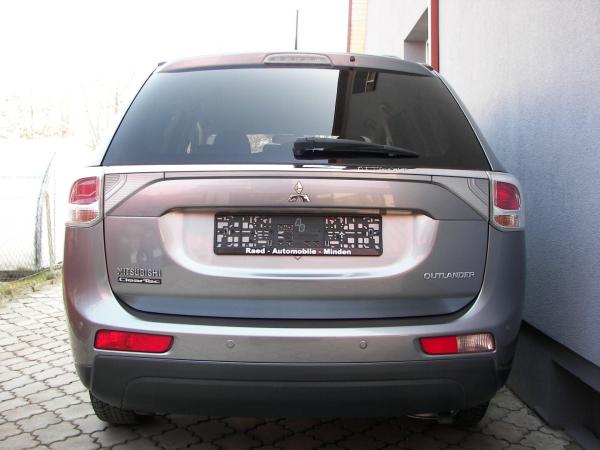 Grey Mitsubishi Outlander 2013 in Marijampole, with an engine capacity of 2.30 L and mileage of 199 thousand km for 6850 €, photo 5 on AUTOMOTO.COM.LV