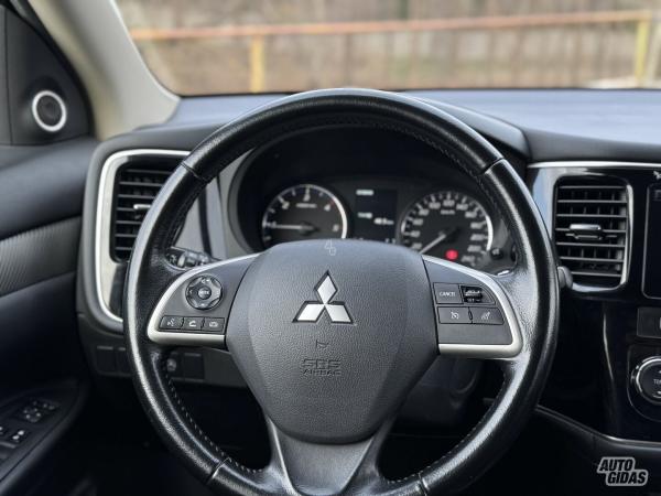Pelēks Mitsubishi Outlander 2013 Viļņa, ar dzinēja tilpumu 2.20 L un nobraukumu 131 tūkst. km par 7800 €, foto 6 vietnē AUTOMOTO.COM.LV