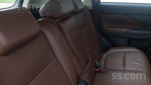 Pelēks Mitsubishi Outlander 2013 Rīga, ar dzinēja tilpumu 2.00 L un nobraukumu 290 tūkst. km par 5590 €, foto 9 vietnē AUTOMOTO.COM.LV