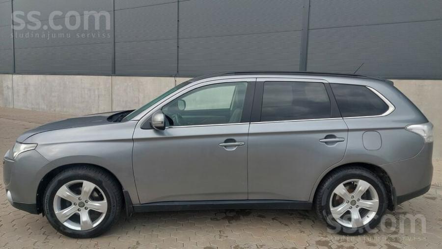 Pelēks Mitsubishi Outlander 2013 Rīga, ar dzinēja tilpumu 2.00 L un nobraukumu 290 tūkst. km par 5590 €, foto 11 vietnē AUTOMOTO.COM.LV