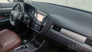 Pelēks Mitsubishi Outlander 2013 Rīga, ar dzinēja tilpumu 2.00 L un nobraukumu 290 tūkst. km par 5590 €, foto 12 vietnē AUTOMOTO.COM.LV