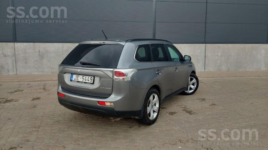 Pelēks Mitsubishi Outlander 2013 Rīga, ar dzinēja tilpumu 2.00 L un nobraukumu 290 tūkst. km par 5590 €, foto 22 vietnē AUTOMOTO.COM.LV