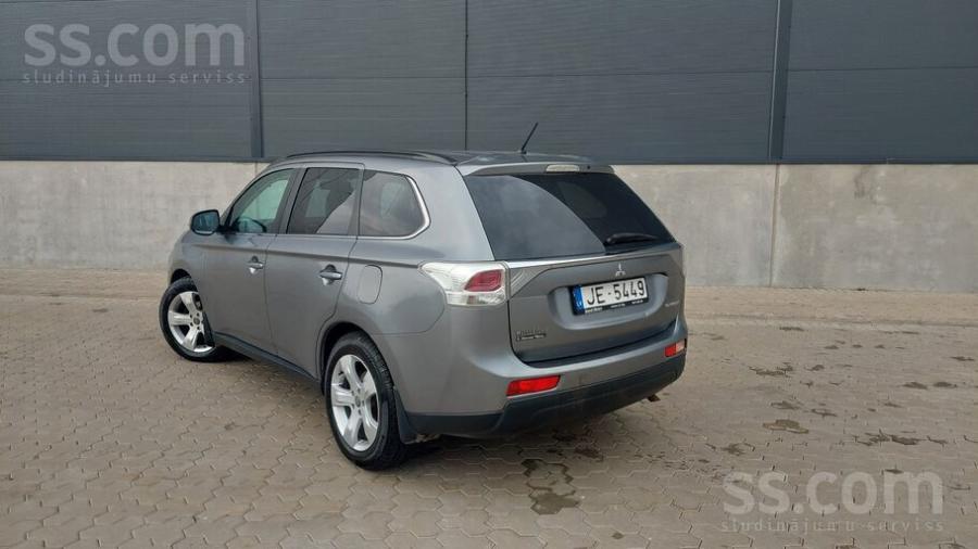Pelēks Mitsubishi Outlander 2013 Rīga, ar dzinēja tilpumu 2.00 L un nobraukumu 290 tūkst. km par 5590 €, foto 23 vietnē AUTOMOTO.COM.LV