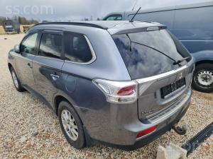 Pelēks Mitsubishi Outlander 2013 Cēsis, ar dzinēja tilpumu 2.20 L un nobraukumu 176 tūkst. km par 6700 €, foto 5 vietnē AUTOMOTO.COM.LV