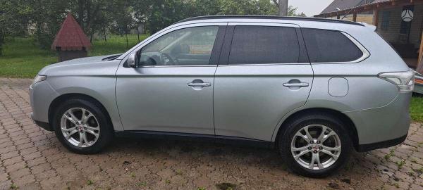 Pelēks Mitsubishi Outlander 2013 Ukmergė, ar dzinēja tilpumu 2.18 L un nobraukumu 197 tūkst. km par 6800 €, foto 1 vietnē AUTOMOTO.COM.LV