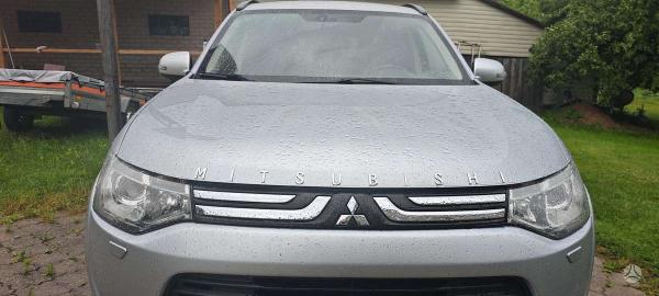 Pelēks Mitsubishi Outlander 2013 Ukmergė, ar dzinēja tilpumu 2.18 L un nobraukumu 197 tūkst. km par 6800 €, foto 2 vietnē AUTOMOTO.COM.LV