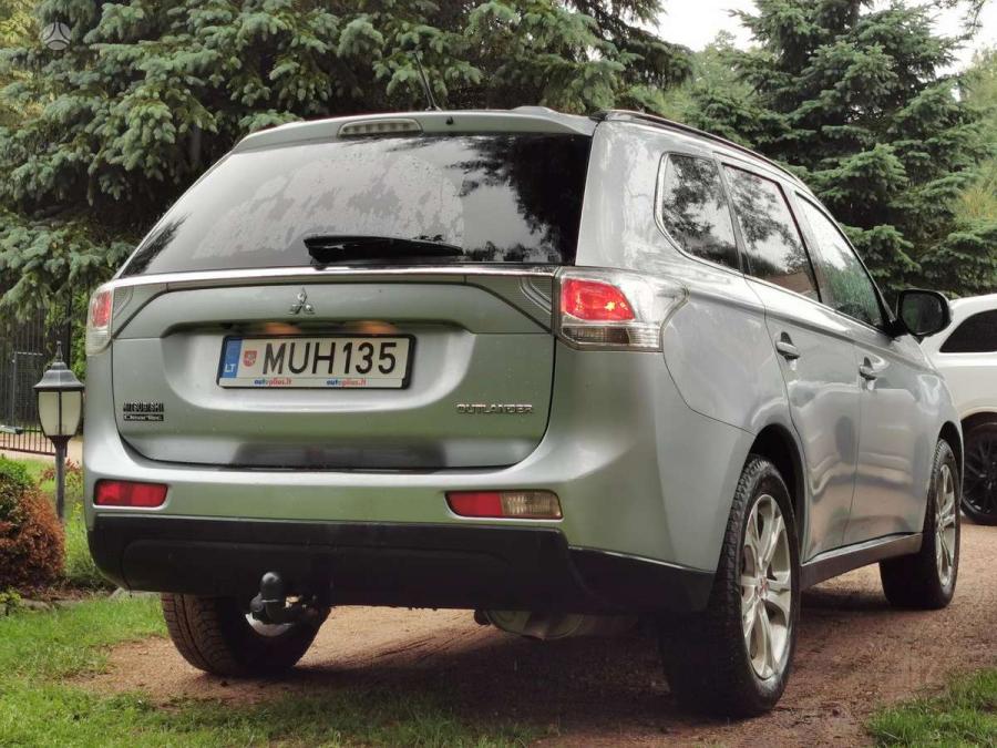Pelēks Mitsubishi Outlander 2013 Šauļi, ar dzinēja tilpumu 2.20 L un nobraukumu 198 tūkst. km par 5499 €, foto 24 vietnē AUTOMOTO.COM.LV