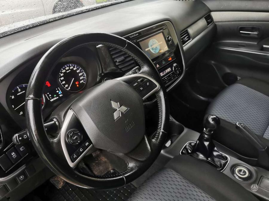 Pelēks Mitsubishi Outlander 2013 Šauļi, ar dzinēja tilpumu 2.20 L un nobraukumu 198 tūkst. km par 5499 €, foto 31 vietnē AUTOMOTO.COM.LV