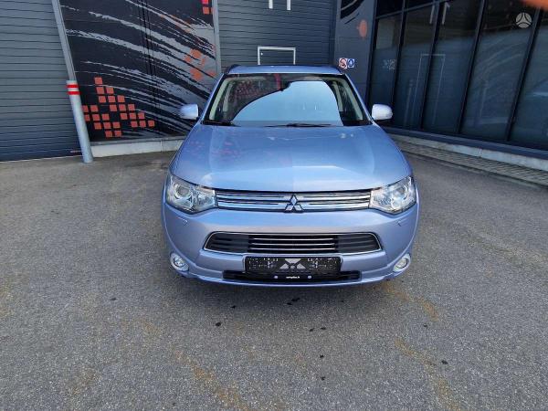 Pelēks Mitsubishi Outlander 2013 Kauņa, ar dzinēja tilpumu 2.00 L un nobraukumu 298 tūkst. km par 6750 €, foto 2 vietnē AUTOMOTO.COM.LV