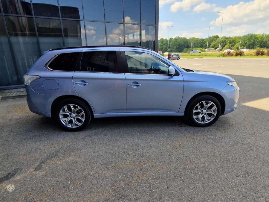 Pelēks Mitsubishi Outlander 2013 Kauņa, ar dzinēja tilpumu 2.00 L un nobraukumu 298 tūkst. km par 6750 €, foto 5 vietnē AUTOMOTO.COM.LV