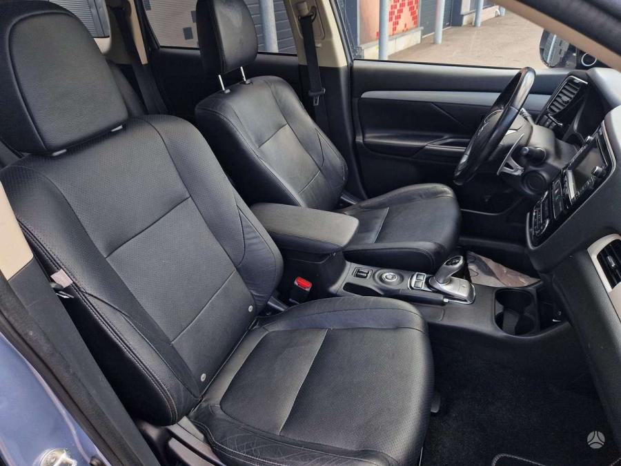 Pelēks Mitsubishi Outlander 2013 Kauņa, ar dzinēja tilpumu 2.00 L un nobraukumu 298 tūkst. km par 6750 €, foto 18 vietnē AUTOMOTO.COM.LV