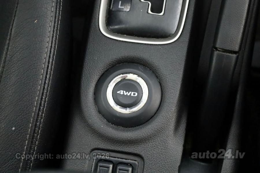 Pelēks Mitsubishi Outlander 2013 Tallina, ar dzinēja tilpumu 2.00 L un nobraukumu 229 tūkst. km par 4999 €, foto 12 vietnē AUTOMOTO.COM.LV