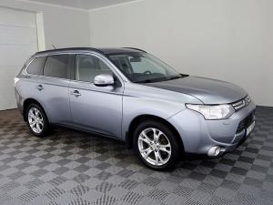Grey Mitsubishi Outlander 2013 in Tallinn, with an engine capacity of 2.00 L and mileage of 229 thousand km for 4999 €, photo  on AUTOMOTO.COM.LV