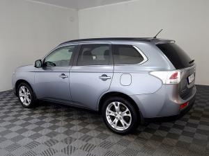 Pelēks Mitsubishi Outlander 2013 Tallina, ar dzinēja tilpumu 2.00 L un nobraukumu 229 tūkst. km par 4999 €, foto 5 vietnē AUTOMOTO.COM.LV
