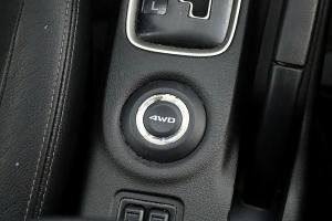 Pelēks Mitsubishi Outlander 2013 Tallina, ar dzinēja tilpumu 2.00 L un nobraukumu 229 tūkst. km par 4999 €, foto 10 vietnē AUTOMOTO.COM.LV