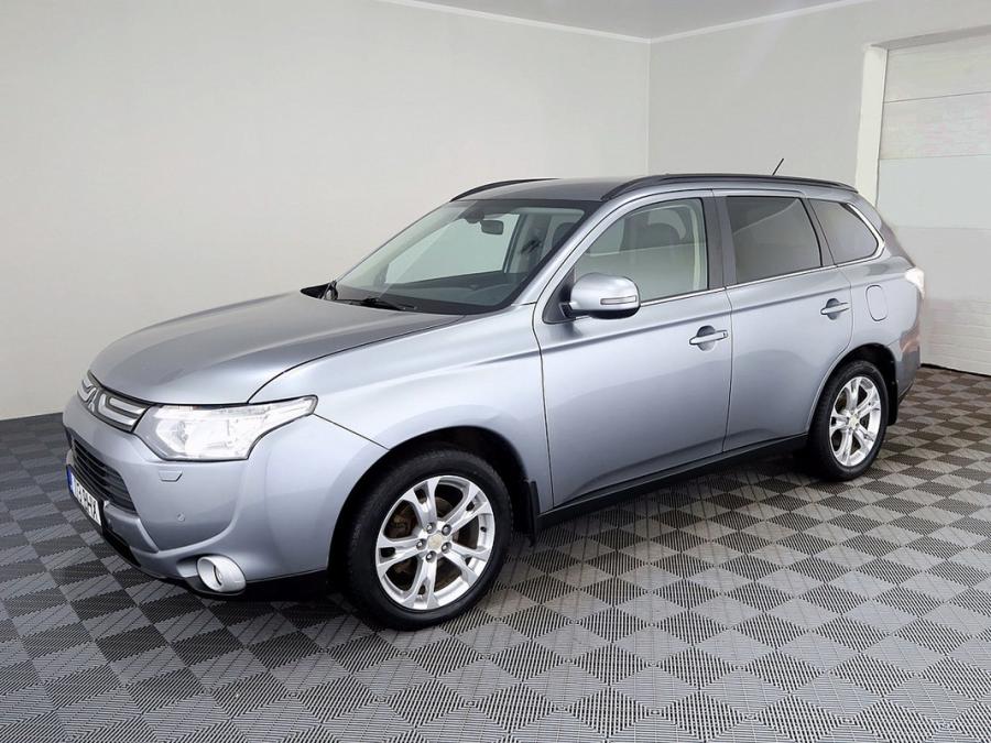 Pelēks Mitsubishi Outlander 2013 Tallina, ar dzinēja tilpumu 2.00 L un nobraukumu 229 tūkst. km par 4999 €, foto 12 vietnē AUTOMOTO.COM.LV