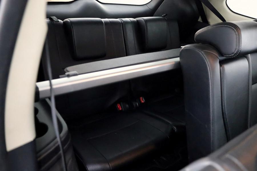 Pelēks Mitsubishi Outlander 2013 Tallina, ar dzinēja tilpumu 2.00 L un nobraukumu 229 tūkst. km par 4999 €, foto 18 vietnē AUTOMOTO.COM.LV