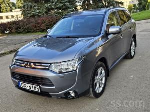 Grey Mitsubishi Outlander 2013 in Jekabpils, with an engine capacity of 2.20 L and mileage of 272 thousand km for 8490 €, photo  on AUTOMOTO.COM.LV