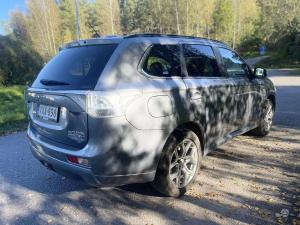Grey Mitsubishi Outlander 2013 in Vilnius, with an engine capacity of 2.00 L and mileage of 295 thousand km for 4500 €, photo  on AUTOMOTO.COM.LV