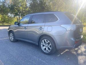 Grey Mitsubishi Outlander 2013 in Vilnius, with an engine capacity of 2.00 L and mileage of 295 thousand km for 4500 €, photo 4 on AUTOMOTO.COM.LV