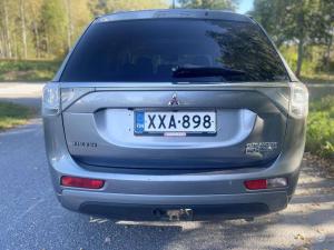 Grey Mitsubishi Outlander 2013 in Vilnius, with an engine capacity of 2.00 L and mileage of 295 thousand km for 4500 €, photo 6 on AUTOMOTO.COM.LV