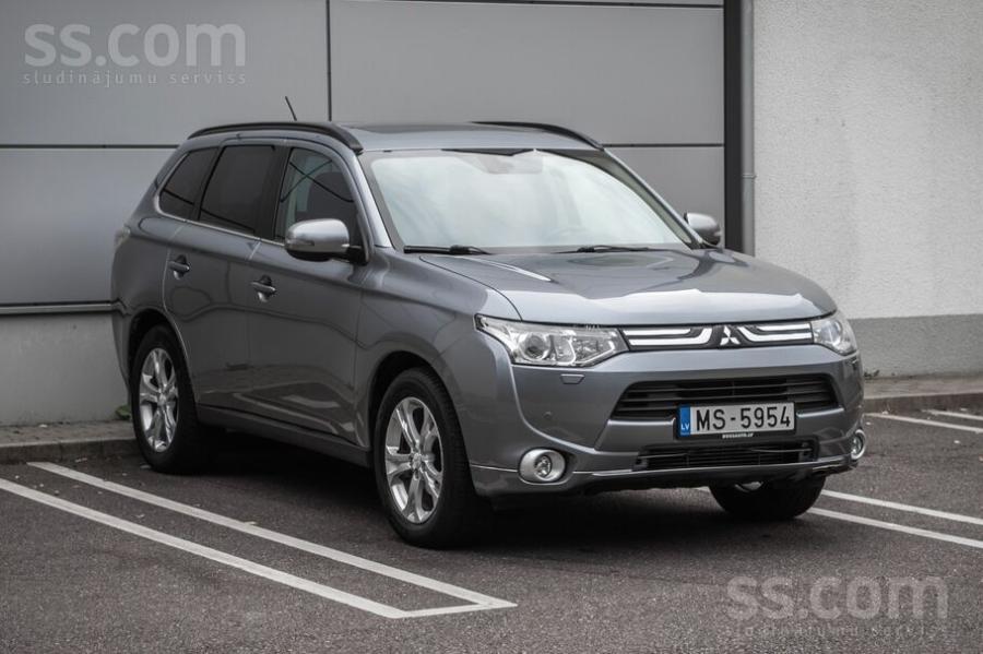 Pelēks Mitsubishi Outlander 2013 Rīga, ar dzinēja tilpumu 2.30 L un nobraukumu 266 tūkst. km par 7950 €, foto 4 vietnē AUTOMOTO.COM.LV