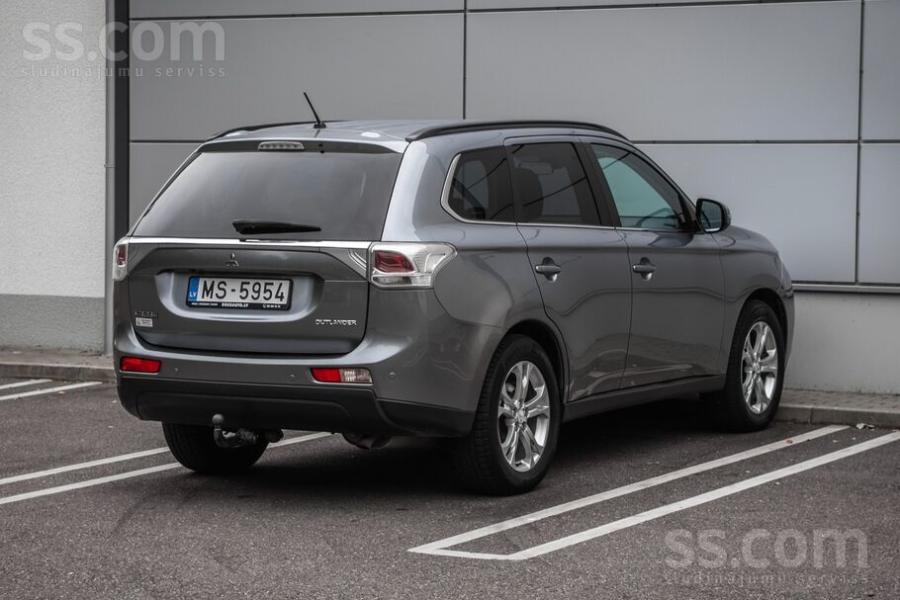 Pelēks Mitsubishi Outlander 2013 Rīga, ar dzinēja tilpumu 2.30 L un nobraukumu 266 tūkst. km par 7950 €, foto 6 vietnē AUTOMOTO.COM.LV