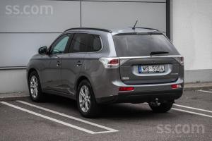 Pelēks Mitsubishi Outlander 2013 Rīga, ar dzinēja tilpumu 2.30 L un nobraukumu 266 tūkst. km par 7950 €, foto 8 vietnē AUTOMOTO.COM.LV