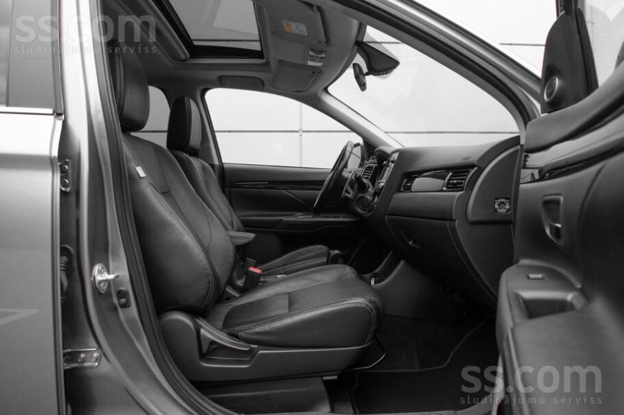 Pelēks Mitsubishi Outlander 2013 Rīga, ar dzinēja tilpumu 2.30 L un nobraukumu 266 tūkst. km par 7950 €, foto 12 vietnē AUTOMOTO.COM.LV