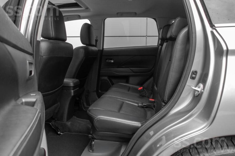 Pelēks Mitsubishi Outlander 2013 Rīga, ar dzinēja tilpumu 2.30 L un nobraukumu 266 tūkst. km par 7950 €, foto 13 vietnē AUTOMOTO.COM.LV