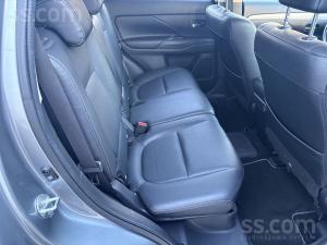 Grey Mitsubishi Outlander 2013 in Riga, with an engine capacity of 2.00 L and mileage of 247 thousand km for 7650 €, photo 12 on AUTOMOTO.COM.LV