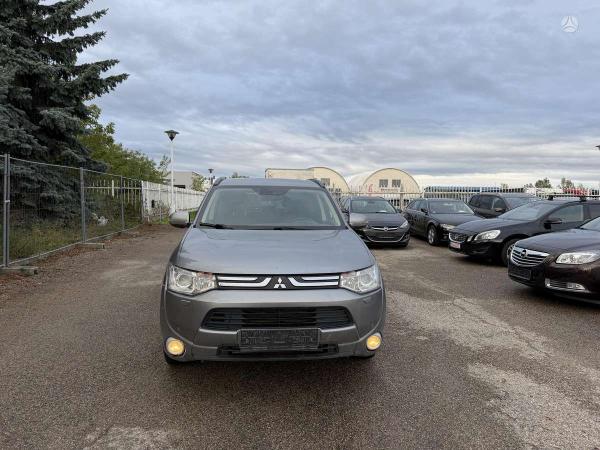 Grey Mitsubishi Outlander 2013 in Marijampole, with an engine capacity of 2.27 L and mileage of 207 thousand km for 4150 €, photo 3 on AUTOMOTO.COM.LV